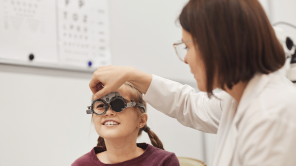 What is a Pediatric Ophthalmologist: A Guide for Parents | Eye Pain Center