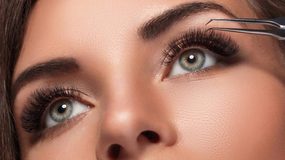 The Benefits of Eyelash Extensions: A Comprehensive Guide
