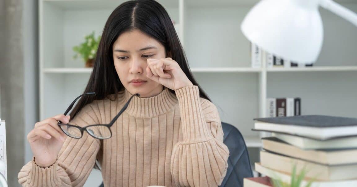 How to Treat Eye Pain at Home? 10 Simple Tips | Eye Pain Center